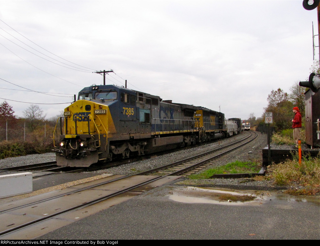 CSX 7385 and 4035